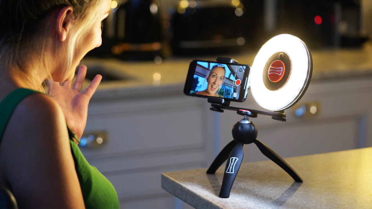 Un kit d’éclairage LED pour les Vloggers chez ROTOLIGHT - Moovee